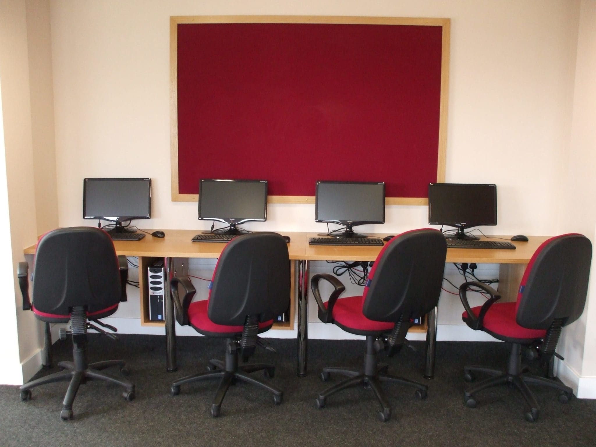 ICT Furniture for Schools. Computer Desks, Tablet trolleys - Witley Jones